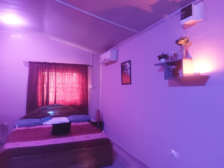 Charming 1-bedroom House With Wifi, Ac In Enjoyable Accra. - Accra