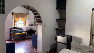 Casa de Campo Deluxe, pátio, vista para o lago | 1 quarto, roupa de cama fornecida