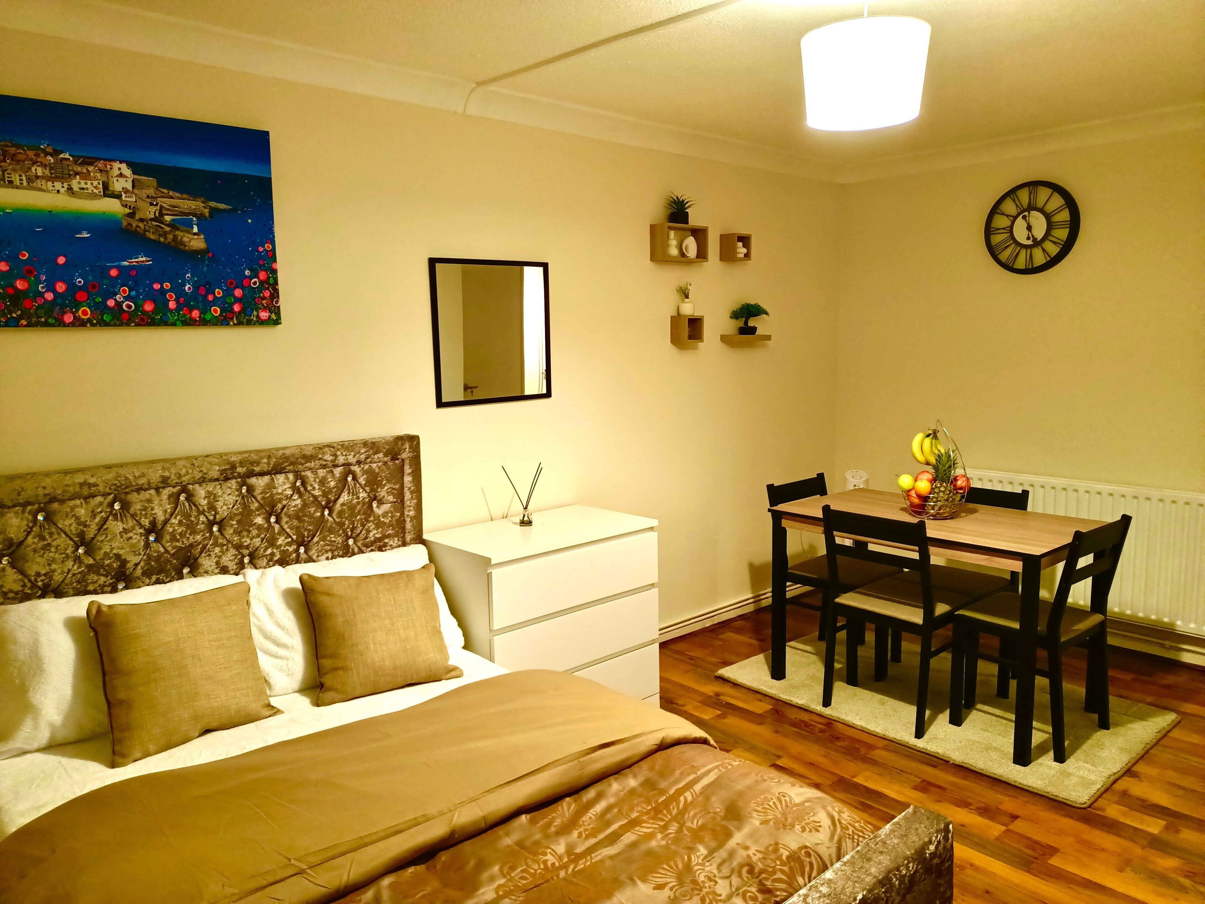 Stylish 2-bed Home In Telford - Telford