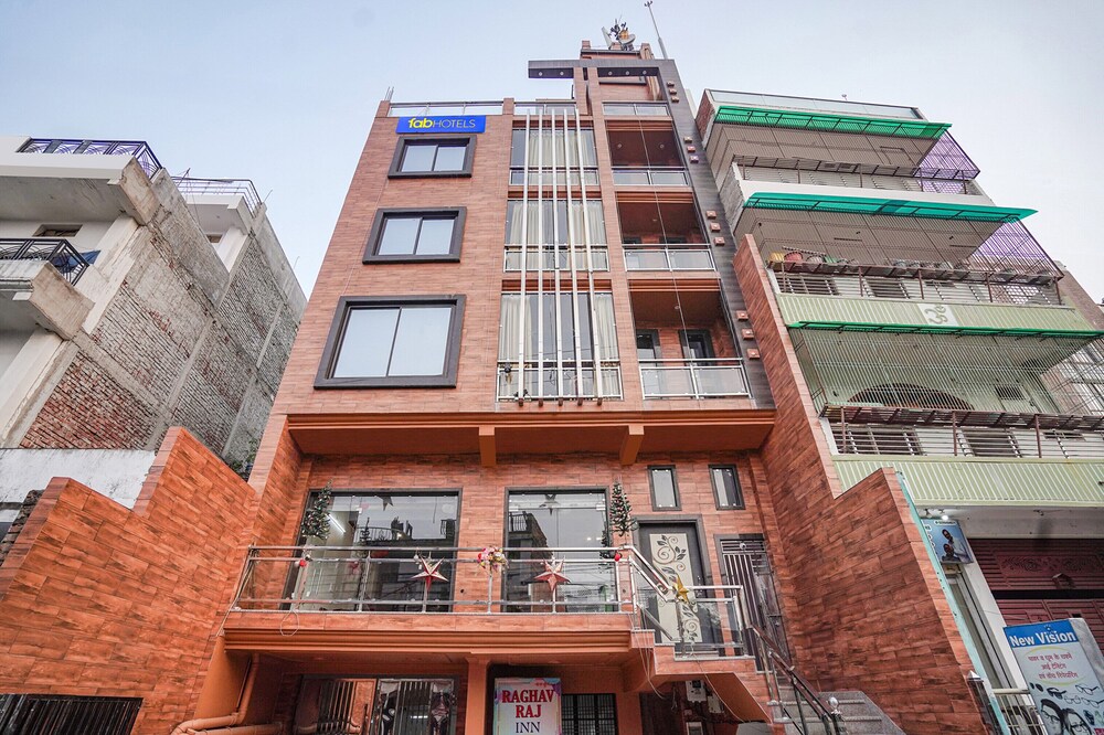 Fabhotel Raghav Raj Inn - Varanasi