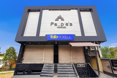 Fabhotel Triweni Palace