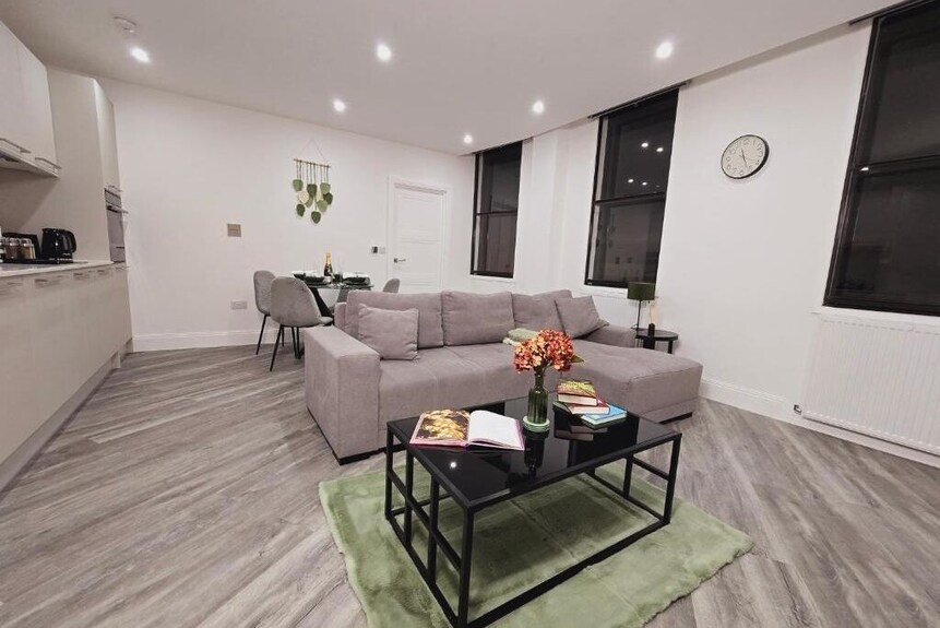 Abbey Corner By Nivaas : One-bedroom Superior Apartment - Reading