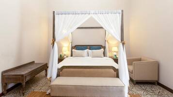 Secretária, secretária adequada para computadores portáteis