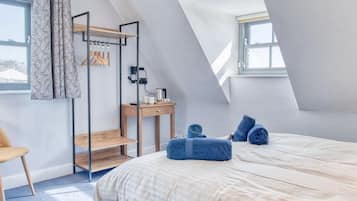 Quarto Clássico com Cama de Casal | Wi-fi grátis, roupa de cama fornecida
