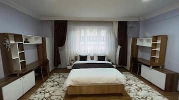 Apartamento Familiar, Vista para a cidade | 2 quartos, secretária, secretária adequada para computadores portáteis