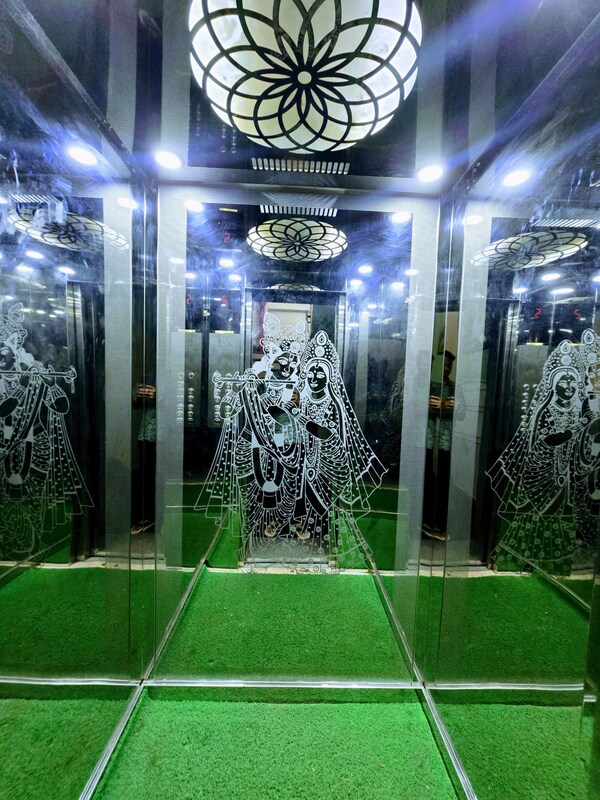 Hotel Aaarav Grand - Mathura Vrindavan - Mathura