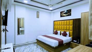 Quarto Duplo Deluxe, Vista para a cidade | Lençóis de algodão egípcio, roupa de alta qualidade, edredões de penas