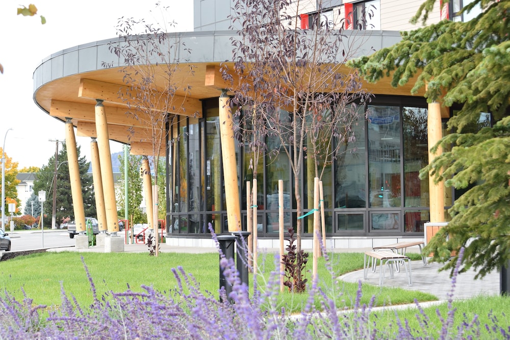 Residence & Conference Centre - Kelowna - Kelowna