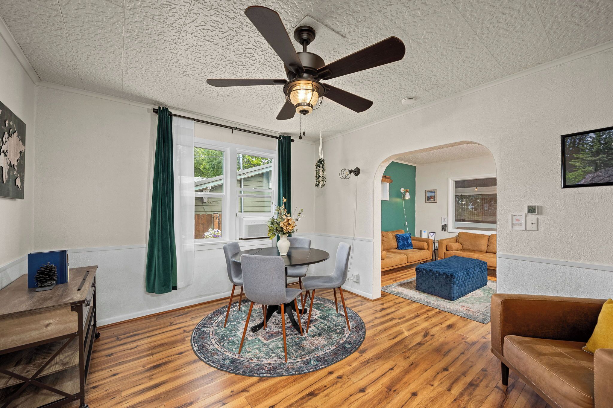 Hot Tub + Heated Igloo  Walk To Breweries  Midtown Cda Cottage - Coeur d'Alene, ID