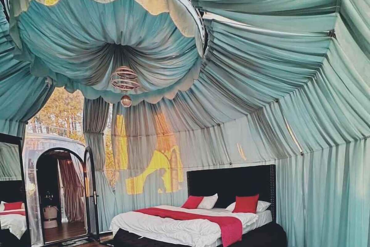 Suíte estúdio real, sacada, vista para a montanha | 1 quarto, Wi-Fi de cortesia, roupa de cama