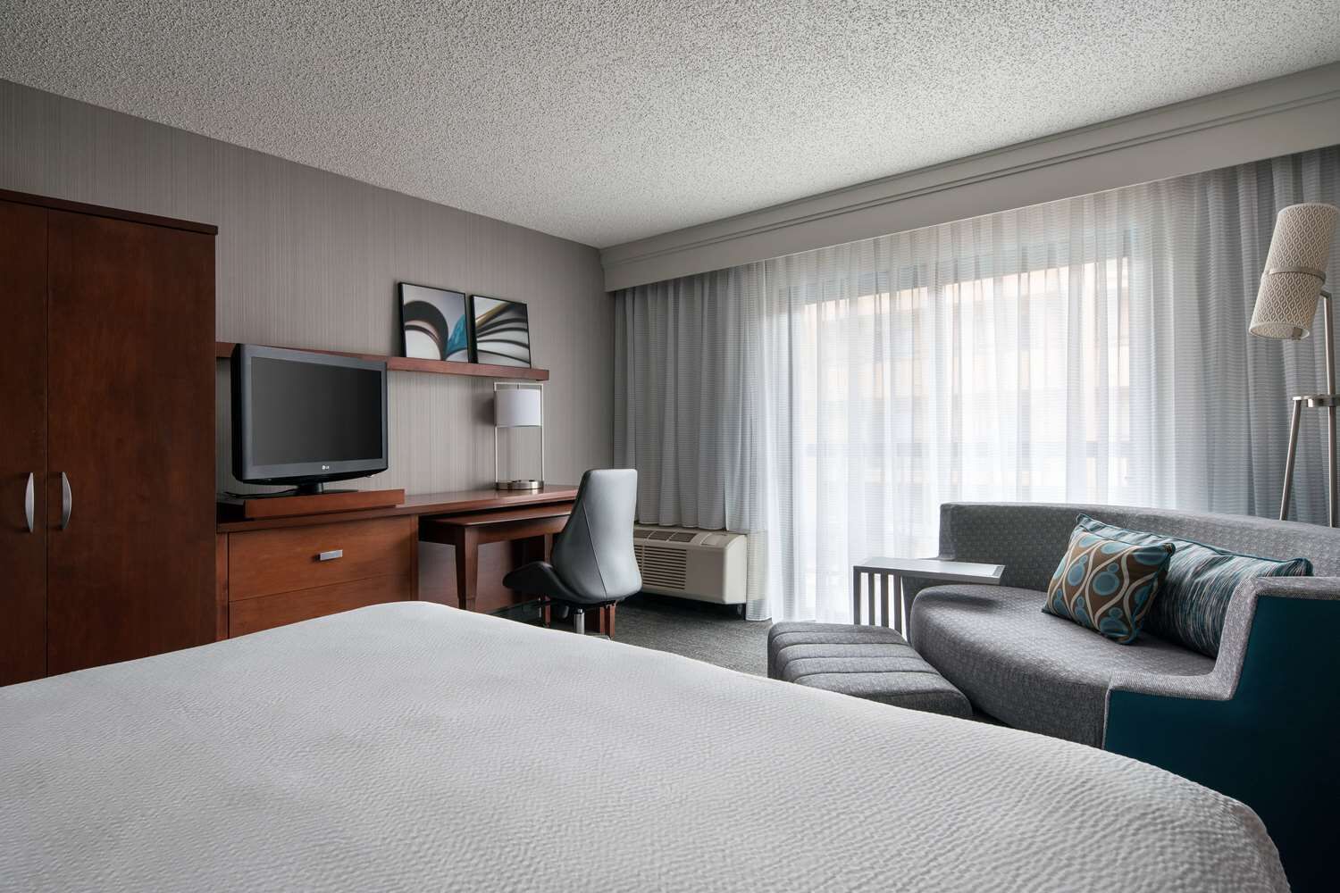 2 Tranquil Rooms Perfect For Exploring Las Top Attractions & Venues - Marina del Rey, CA
