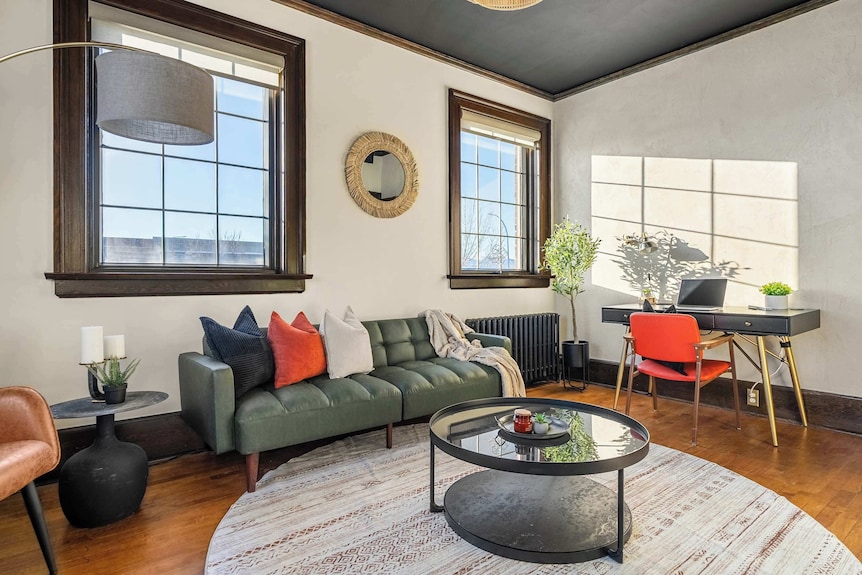 The Accountant | Sleeps 2 Guests | Dt Drumheller | - Drumheller