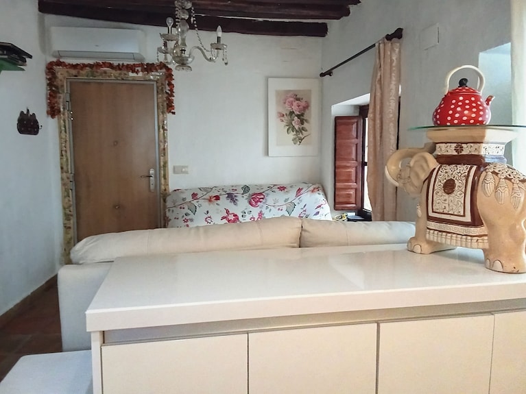 Charming 1-bedroom Apartment With Ac, Wifi In Gorgeous Granada - 그레나다