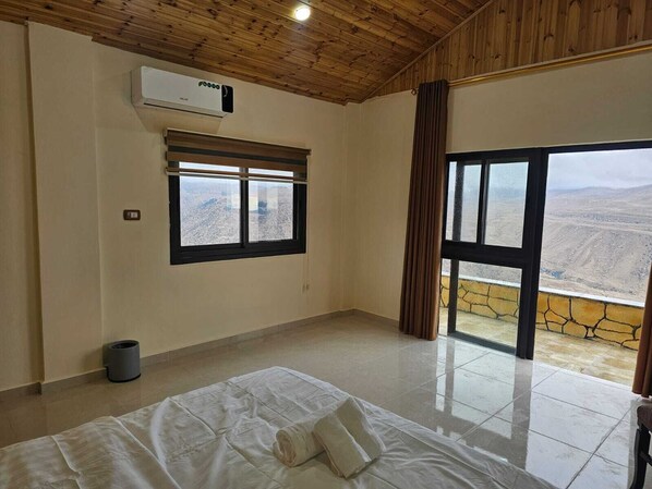 Cofre com capacidade para portátil, secretária 