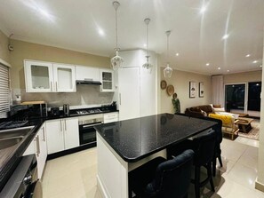 Apartamento, para fumantes | 2 quartos