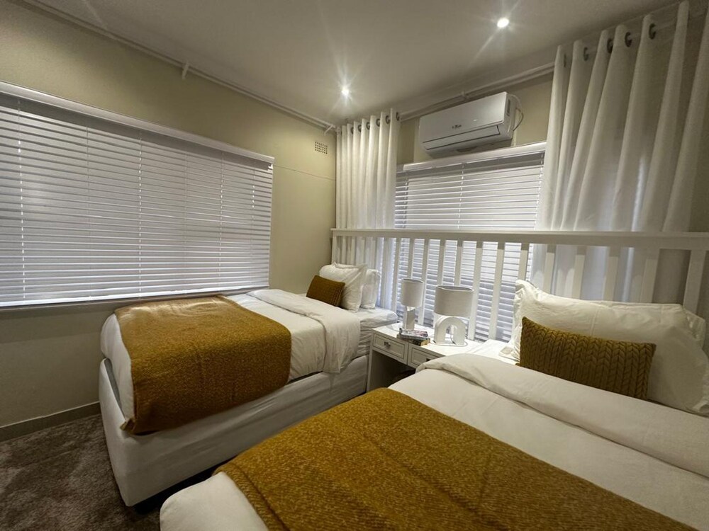 Stunning 2 Bed With Pool - 2275 - Harare