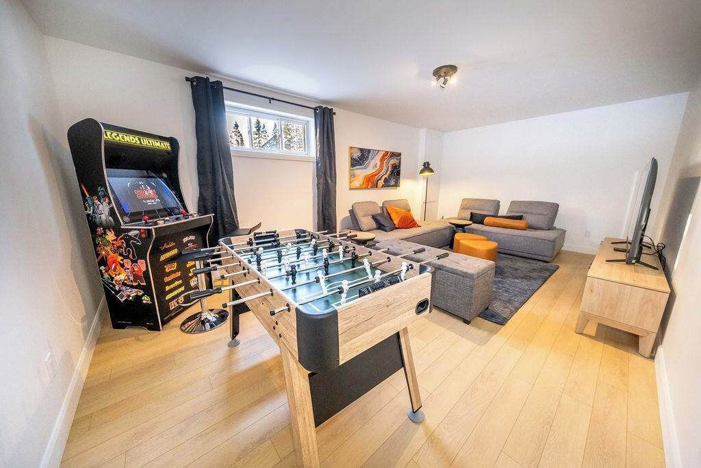 Spa - Pool Table | Great Comfort | Chalet Le Mysa - Quebec City