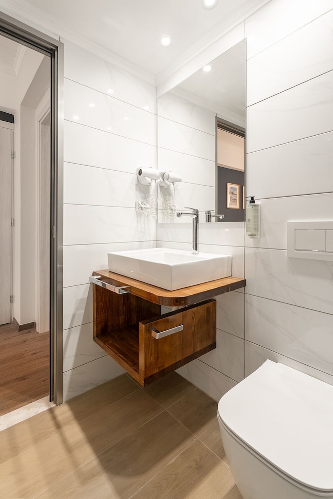 Captain's Seafront Apartments - Lefkada