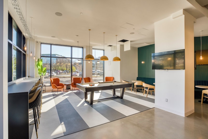 Fully-furnished 1br Unit Near Cyrville Lrt Train Station In Ottawa - Ottawa