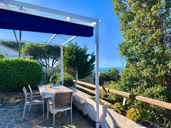 House In Roses With Waterfront Views - Roses
