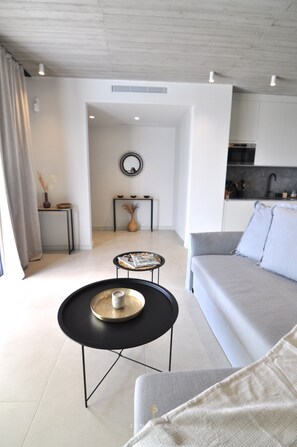 Vila luxo, vista para o mar | Área de estar | TV de tela plana