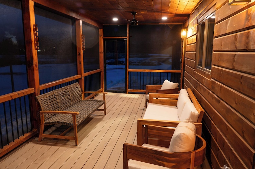 Fully Loaded Riverfront Cabin On West Branch Of The Delaware River, Deposit, Ny - Weaver Lake, Windsor