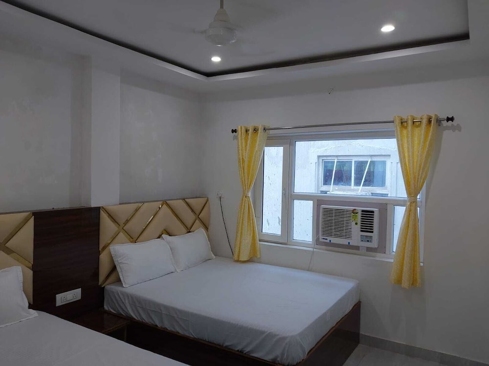 Shekhar Palace - Benares