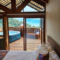 Cabana de Madeira Panorâmica, 1 cama king-size, kitchenette, vista para a montanha | Ferro/tábua de engomar, Wi-fi grátis 