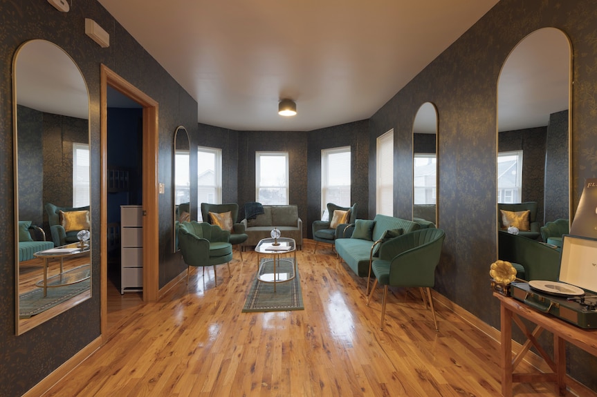 Luxe Vintage Loft, 10min To Downtown, Retro Movie Theatre - 15% Discount Applied - New City - Chicago