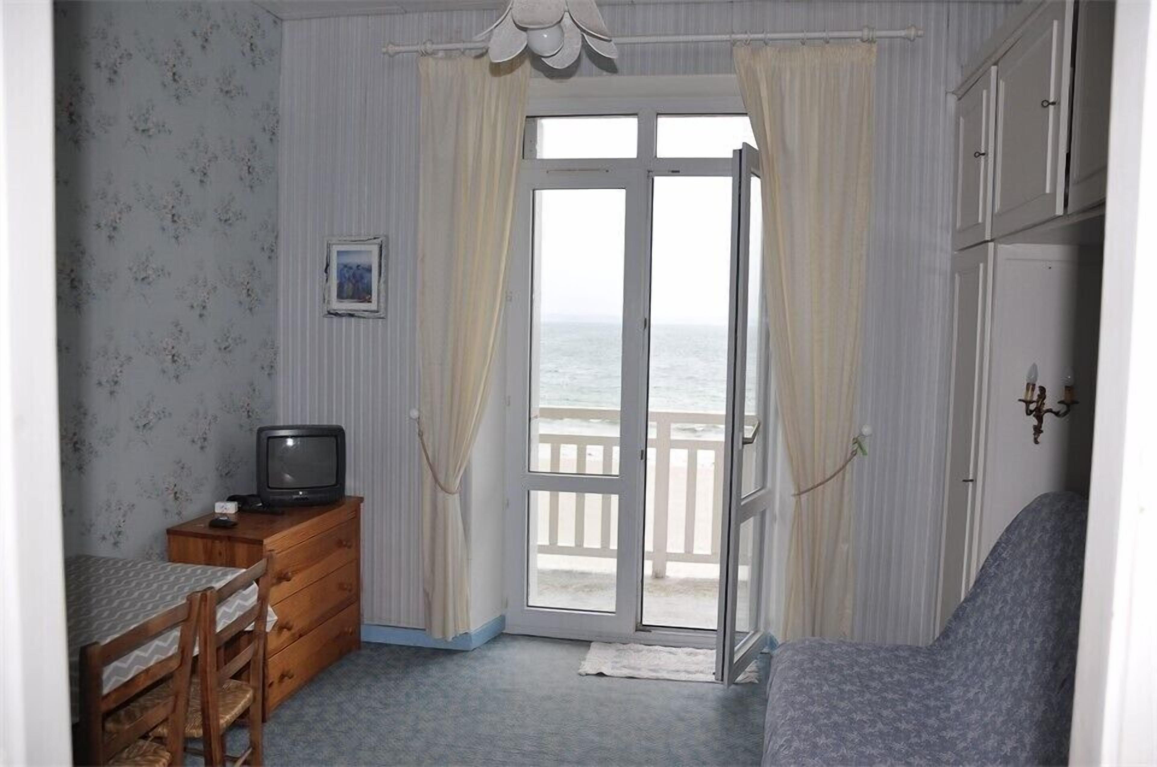 Studio Superbe Vue Mer, Face à La Plage De Trez-meur à Trebeurden - Trébeurden