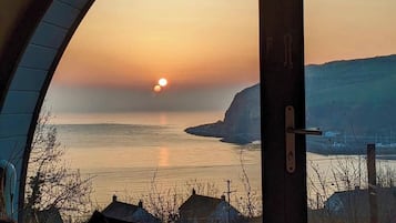 Cabana de Madeira Familiar (Ocean View Pod with Hot Tub) | Vista do quarto