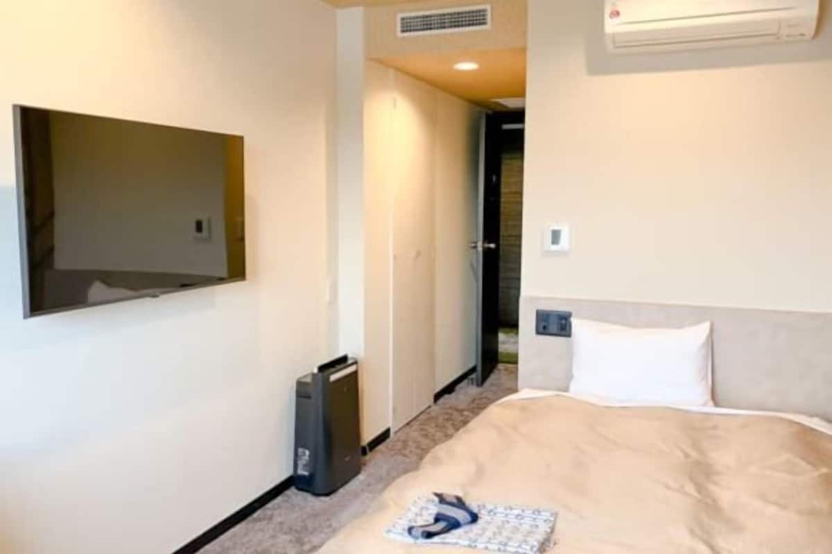 Wi-Fi de cortesia, roupa de cama