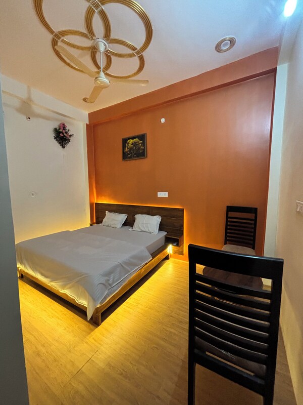 Hotel Sangam Village - Prayagraj