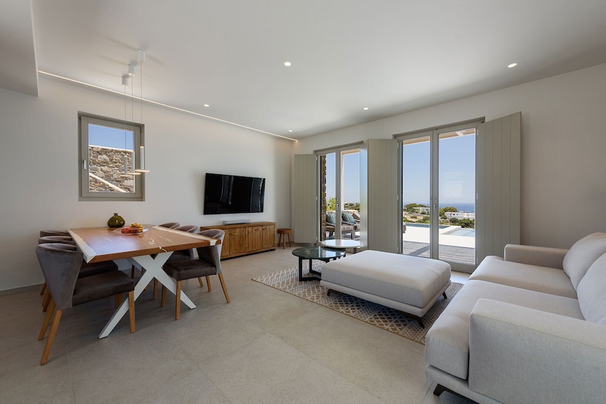 Luxury Villa Solevara - 3-bedrooms With Luxury Amenities, Private Pool & Jacuzzi - Paros