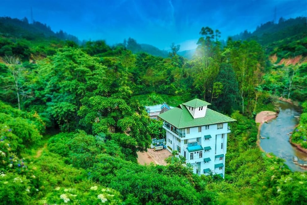 Hotel Emerald Inn - Munnar
