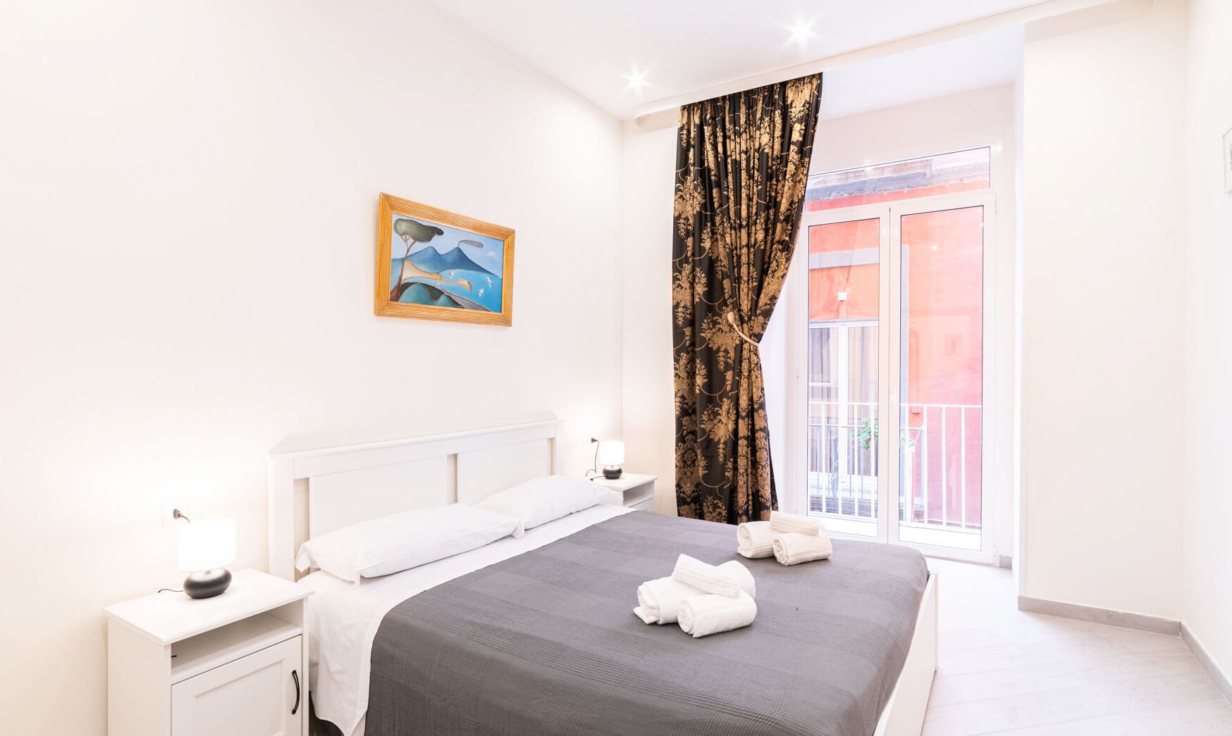 Quarto casal luxo, vista para a cidade | Escrivaninha, Wi-Fi de cortesia