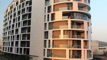 Apartamento, 2 quartos, varanda | Exterior