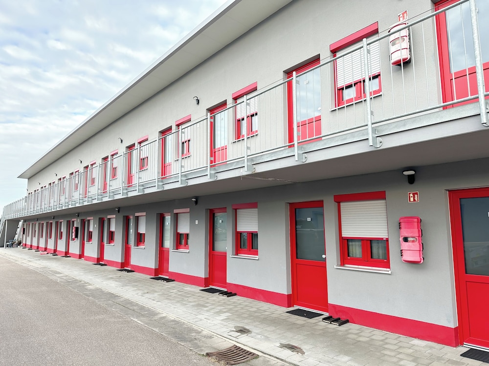 Sunny Hotel Regenstauf - Regenstauf
