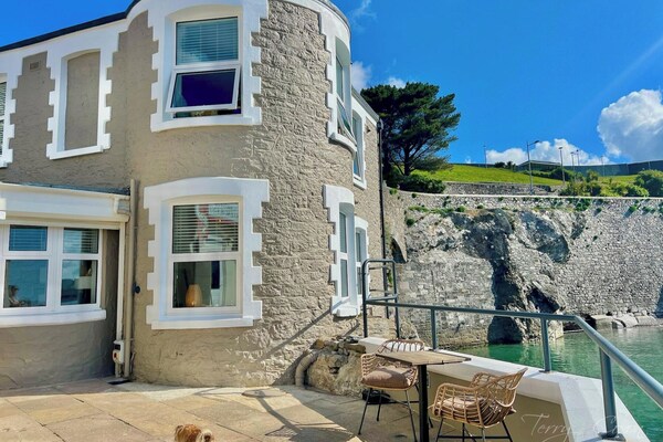 Seafront Cottage - Beach Access - Pet Friendly - Plymouth