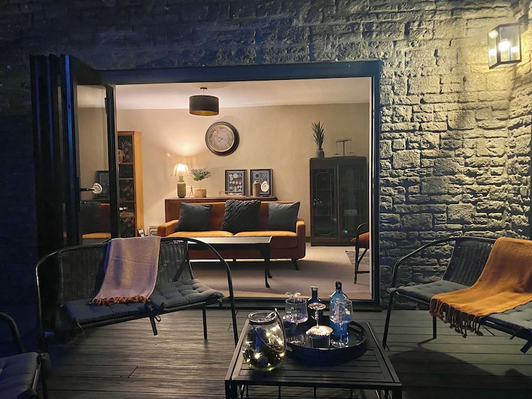 Walnut Farm, Kingscote, Cotswolds - Unique Farm Stay - Tetbury