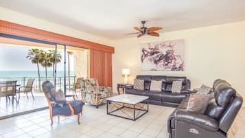 Condo, várias camas, sacada, vista para o oceano (208)