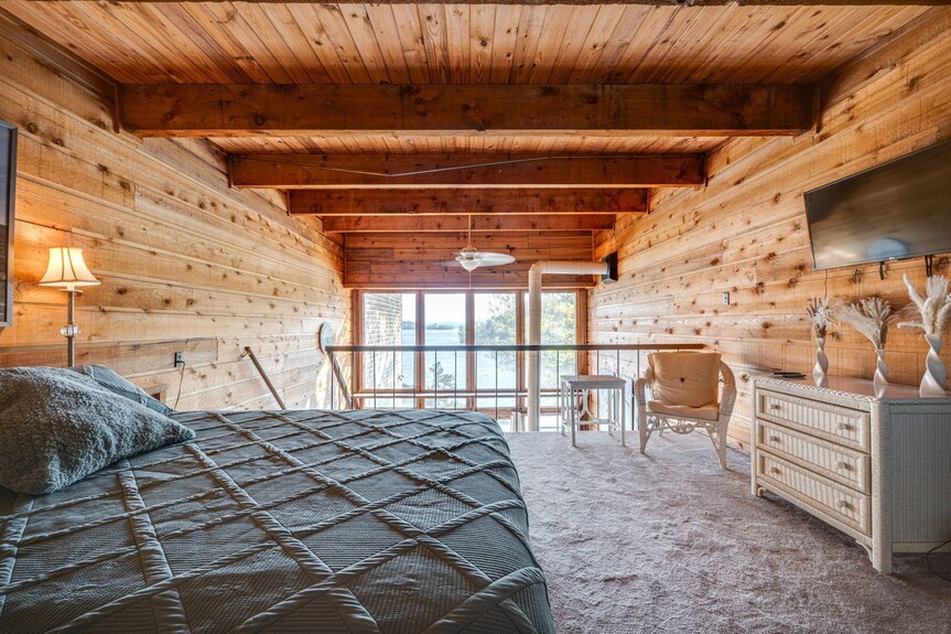 Waterfront Retreat For The Whole Family - Camden, TN