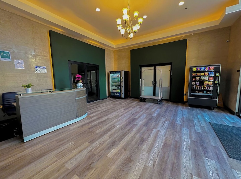 McCormick Place 2b/2b family unit with optional parking for up to 8 ...