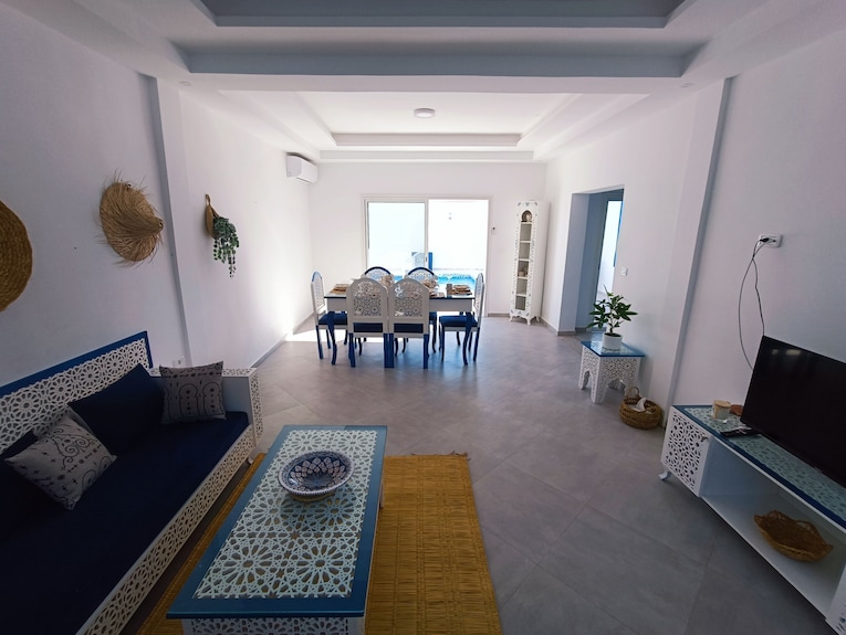 Villa Familiale Avec Piscine Privée, à Seulement 6 Km De La Plage ! - Tunisie