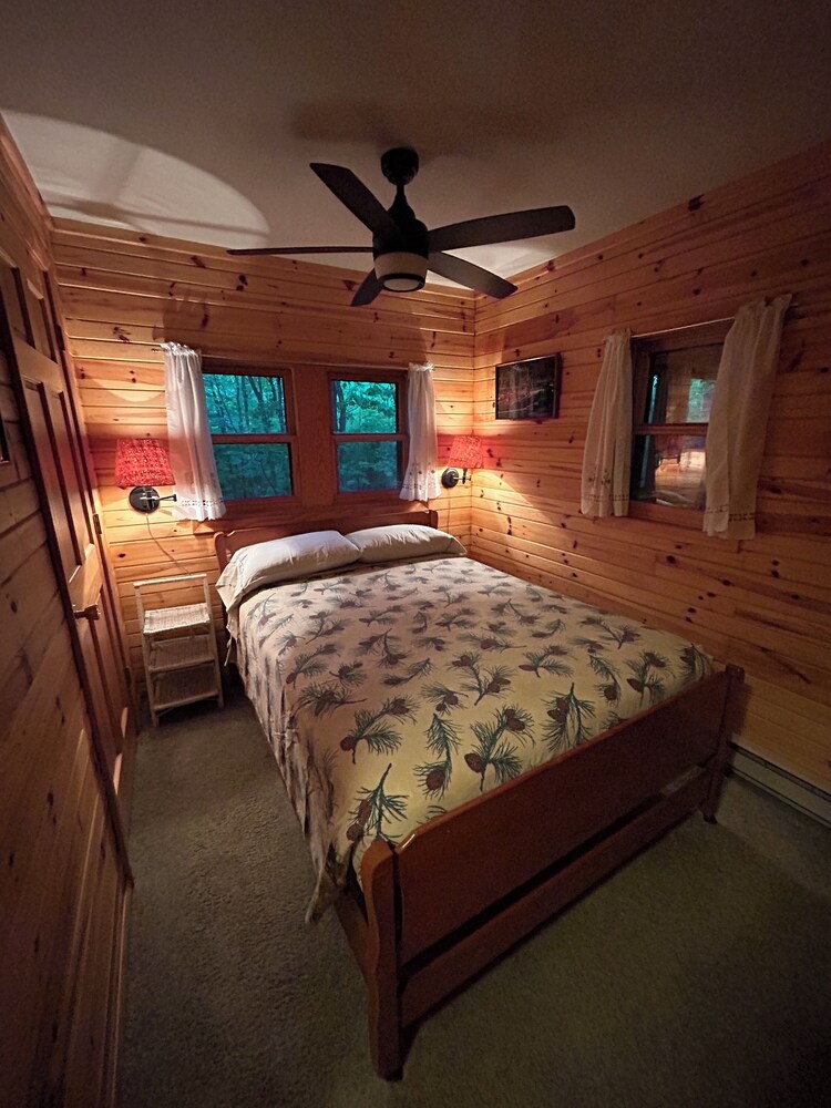 HIDDEN GEM! 2-bedroom cabin outside of Crivitz ON Lake Noquebay ...