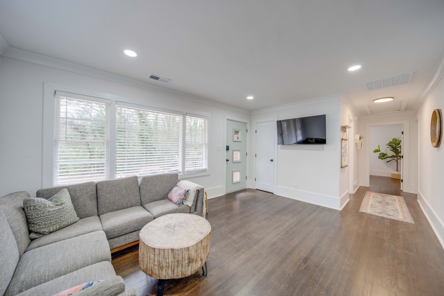 Historic Oaklawn Park Bungalow - Charlotte, NC