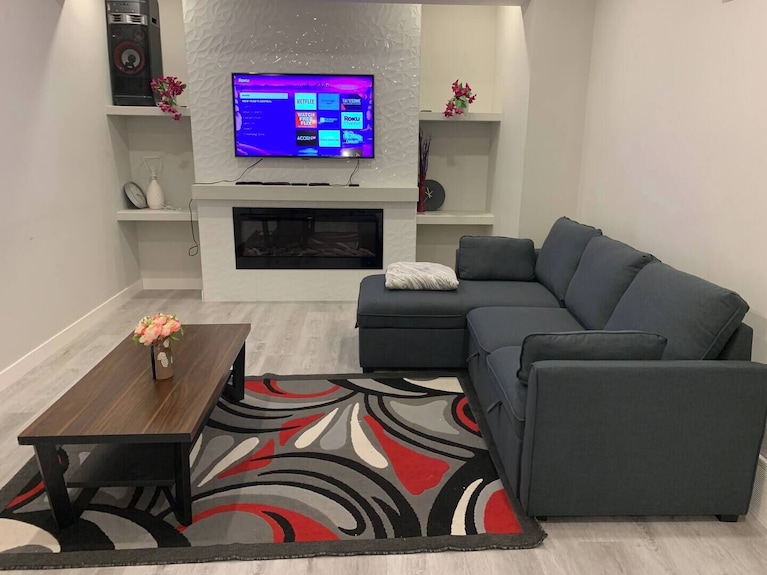 Clean Cozy Legal Suite With Private Entrance. - Edmonton