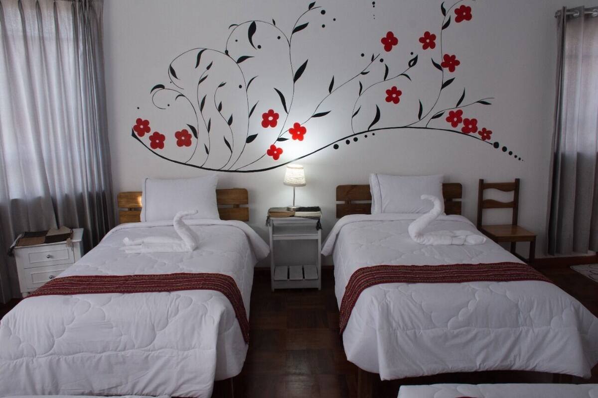 Quarto duplo luxo | Wi-Fi de cortesia, roupa de cama