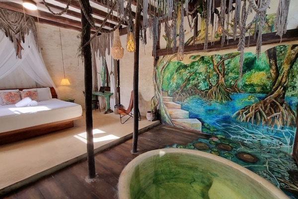 Casa na Árvore Exclusiva | Roupa de alta qualidade, cofre no quarto, com decoração personalizada