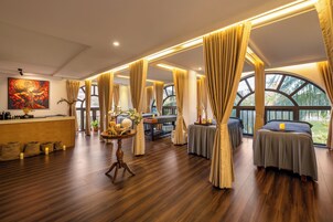 Tratamentos corporais, massagens de pedras quentes 